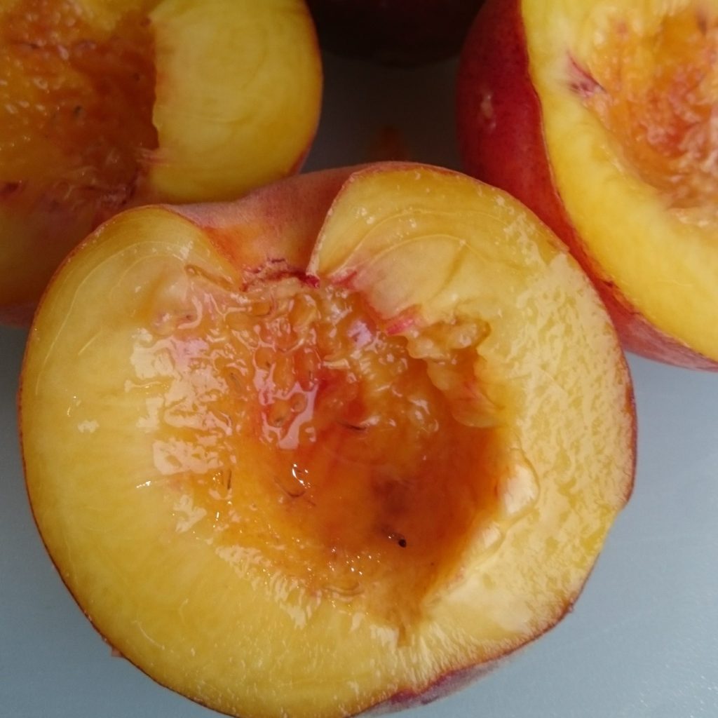 How to open a peach or other stone fruits - TheNaturalChef
